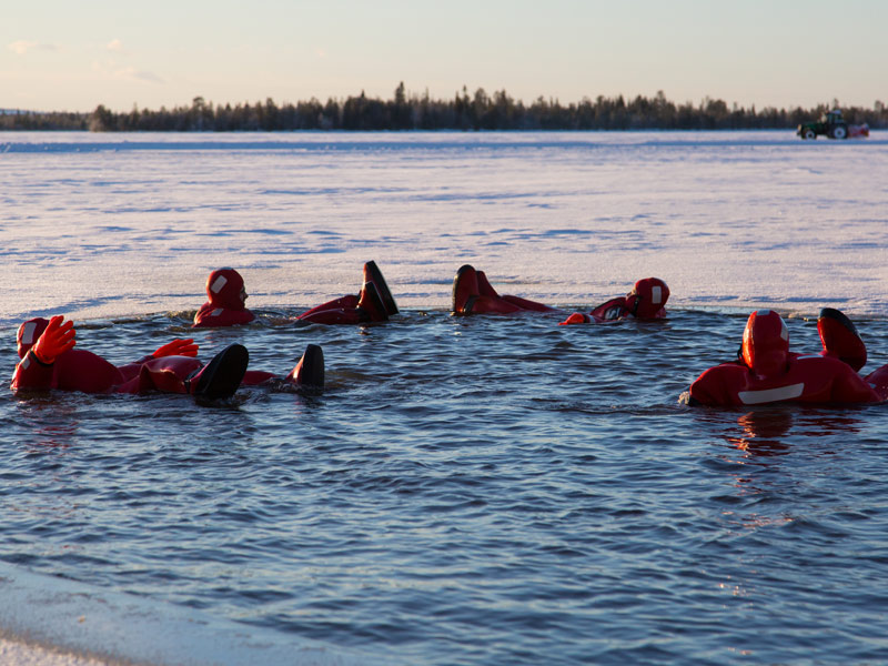 Icefloating in Lappland und unterwegs im Eisbrecher| erlebe Lappland