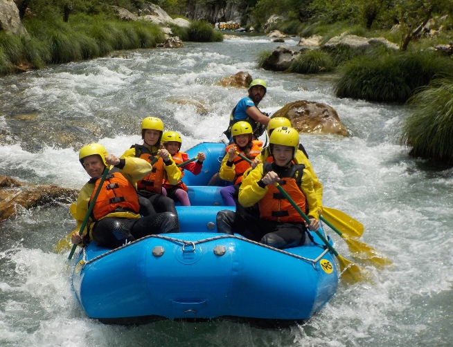 Wildes Arkadien - Rafting in DImitsana | erlebe Familienreisen
