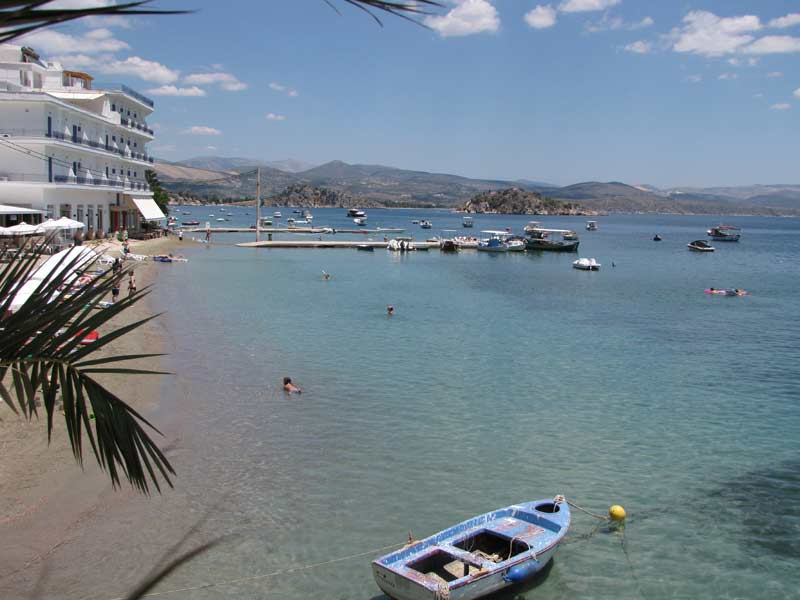 Barbecue am Strand einer unbewohnten Insel | erlebe Familienreisen